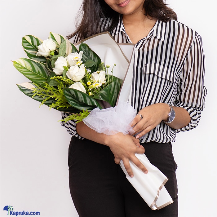 Flower Republic | White Rose Delight Bouquet - 6 Online Price in Sri ...